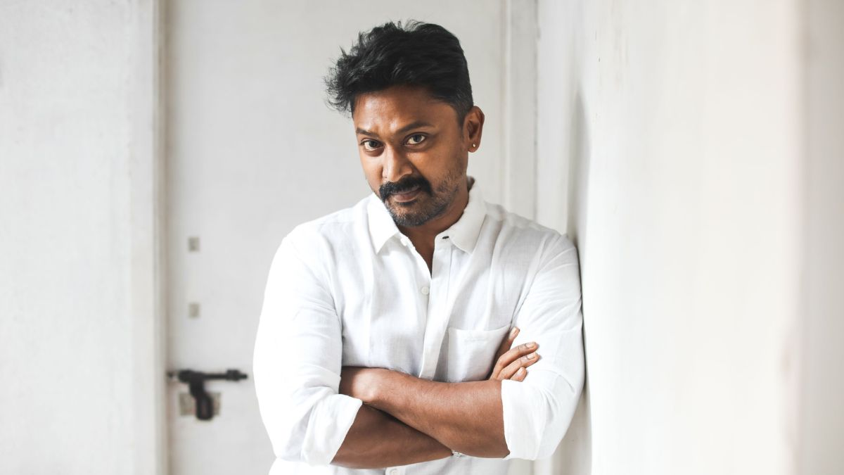 Hansika Spotted in Chennai Airport | StudioFlicks