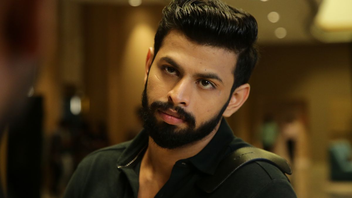 Hansika Spotted in Chennai Airport | StudioFlicks