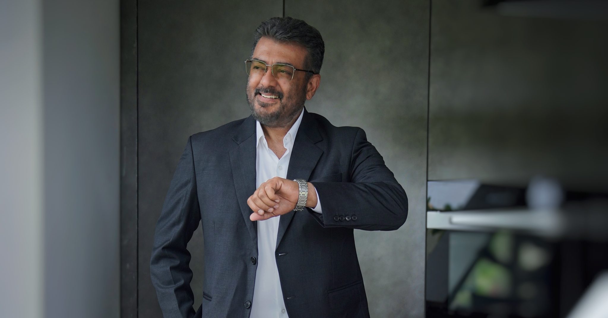 First look of Thattathin Marayathu remake release date